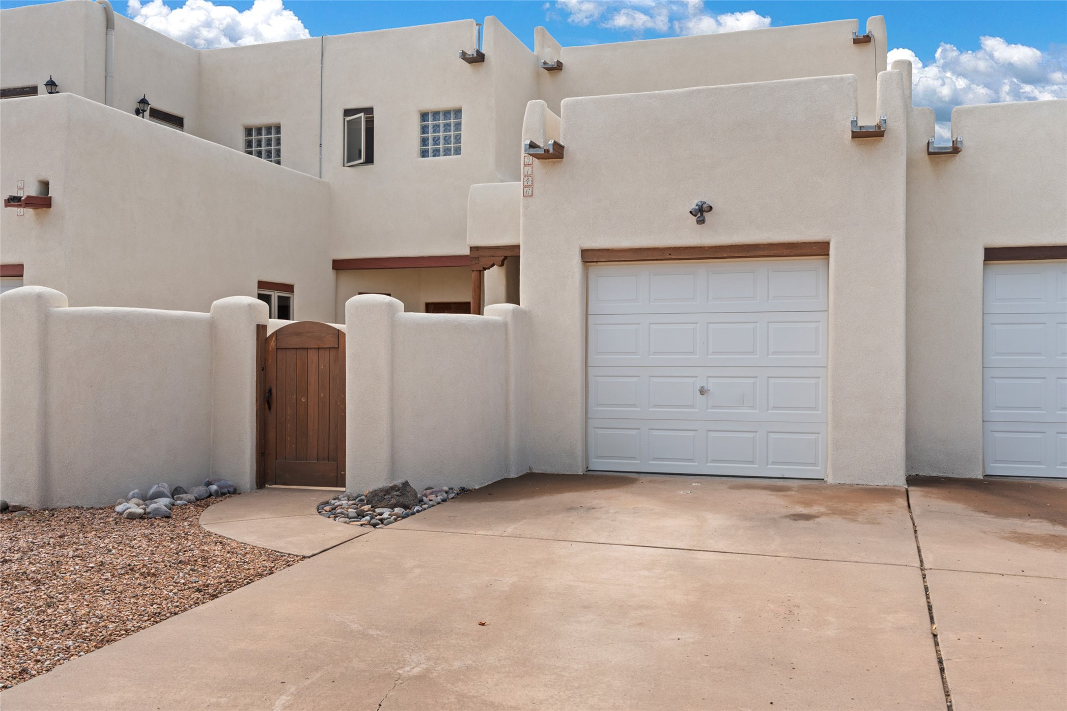 3146 La Paz Lane , Santa Fe, NM 87507 | MLS# 202404007 Villa De La Paz ...
