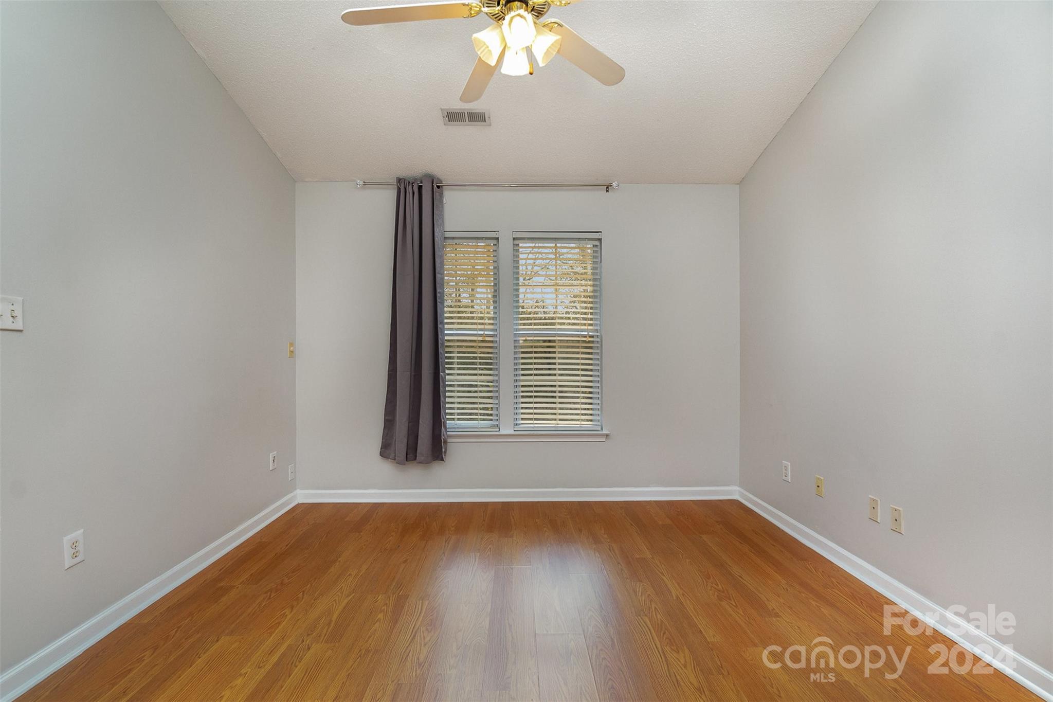 9013 Cinnabay Drive , Charlotte, NC 28216 | MLS# 4198752 Towne Meadows ...