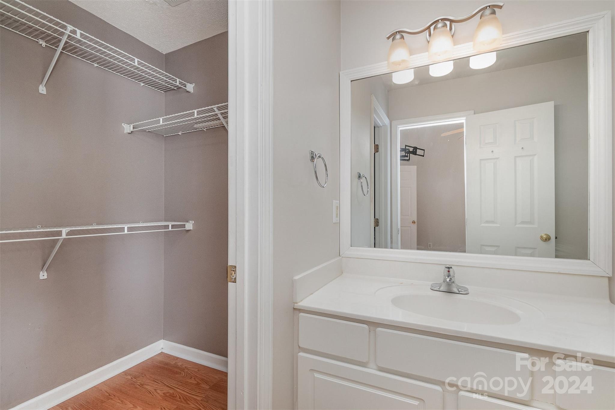 9013 Cinnabay Drive , Charlotte, NC 28216 | MLS# 4198752 Towne Meadows ...