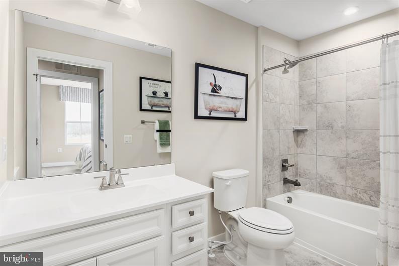 2468 Silver Leaf DRIVE, Frederick, MD 21702 | MLS# MDFR2050044 | ez ...