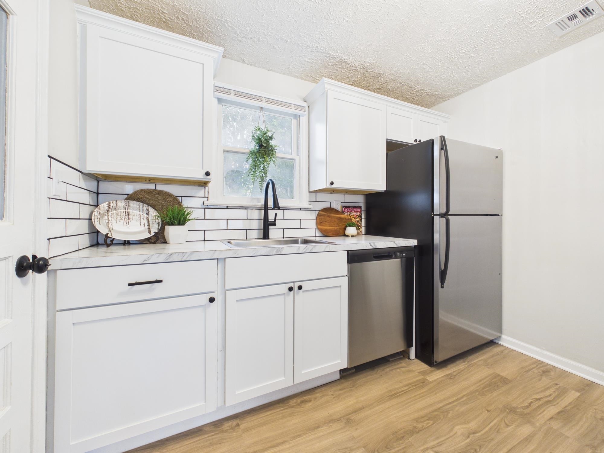 1946 S Santa Fe Ave, Wichita, KS 67211 | MLS# 672507 ALLEN & SMITH | ez ...